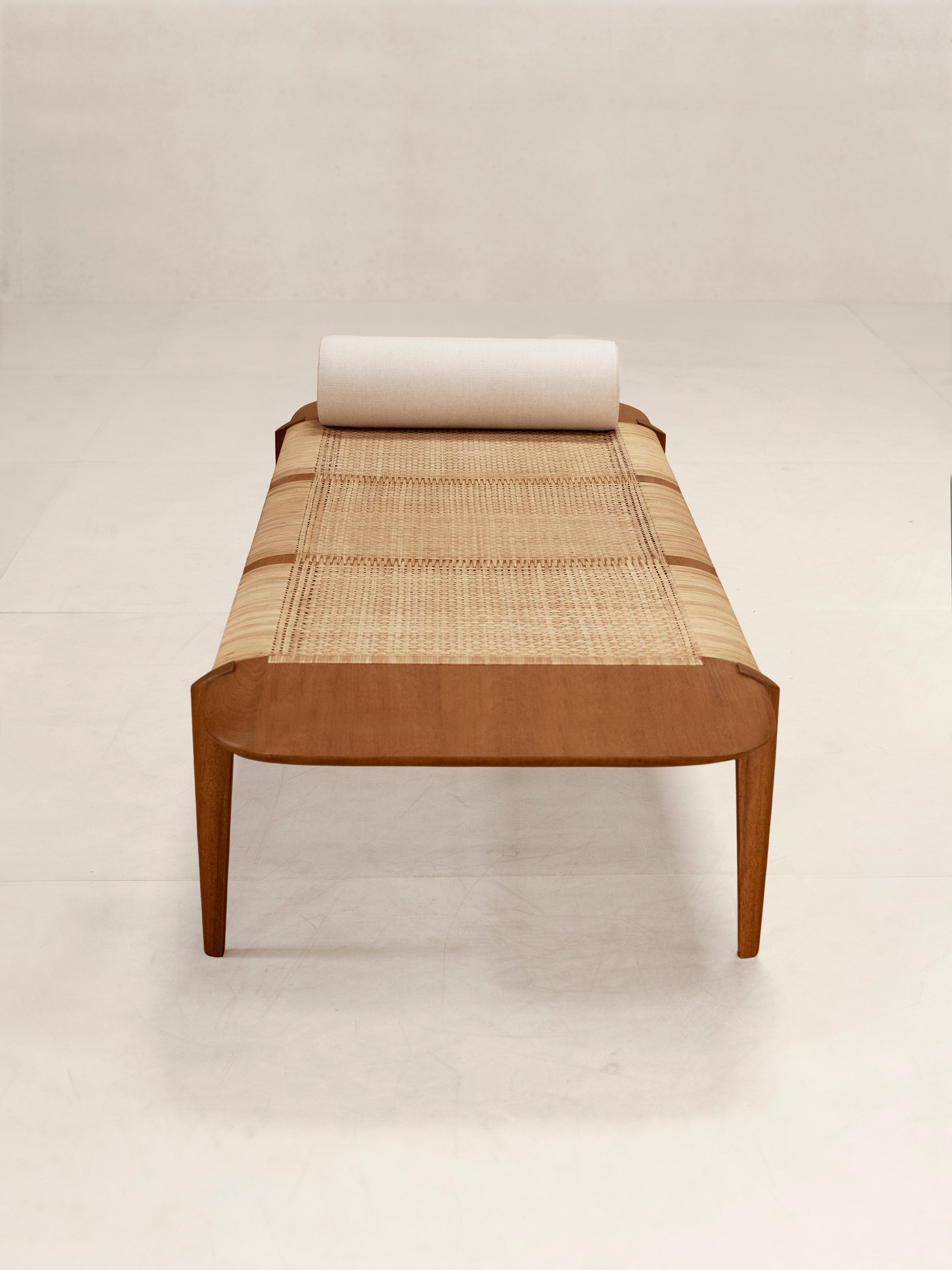 Tangali Day Bed – Tigmi Trading